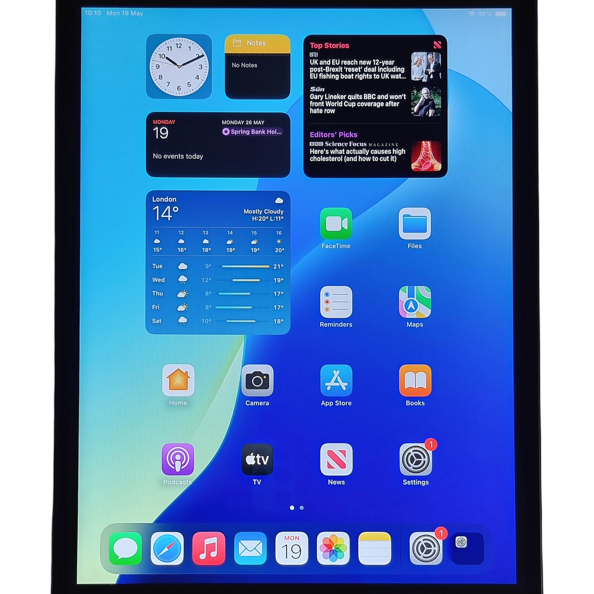 Apple iPad 8th Generation Tablet, 32GB,Wi-Fi, Space Grey, A2270 ...
